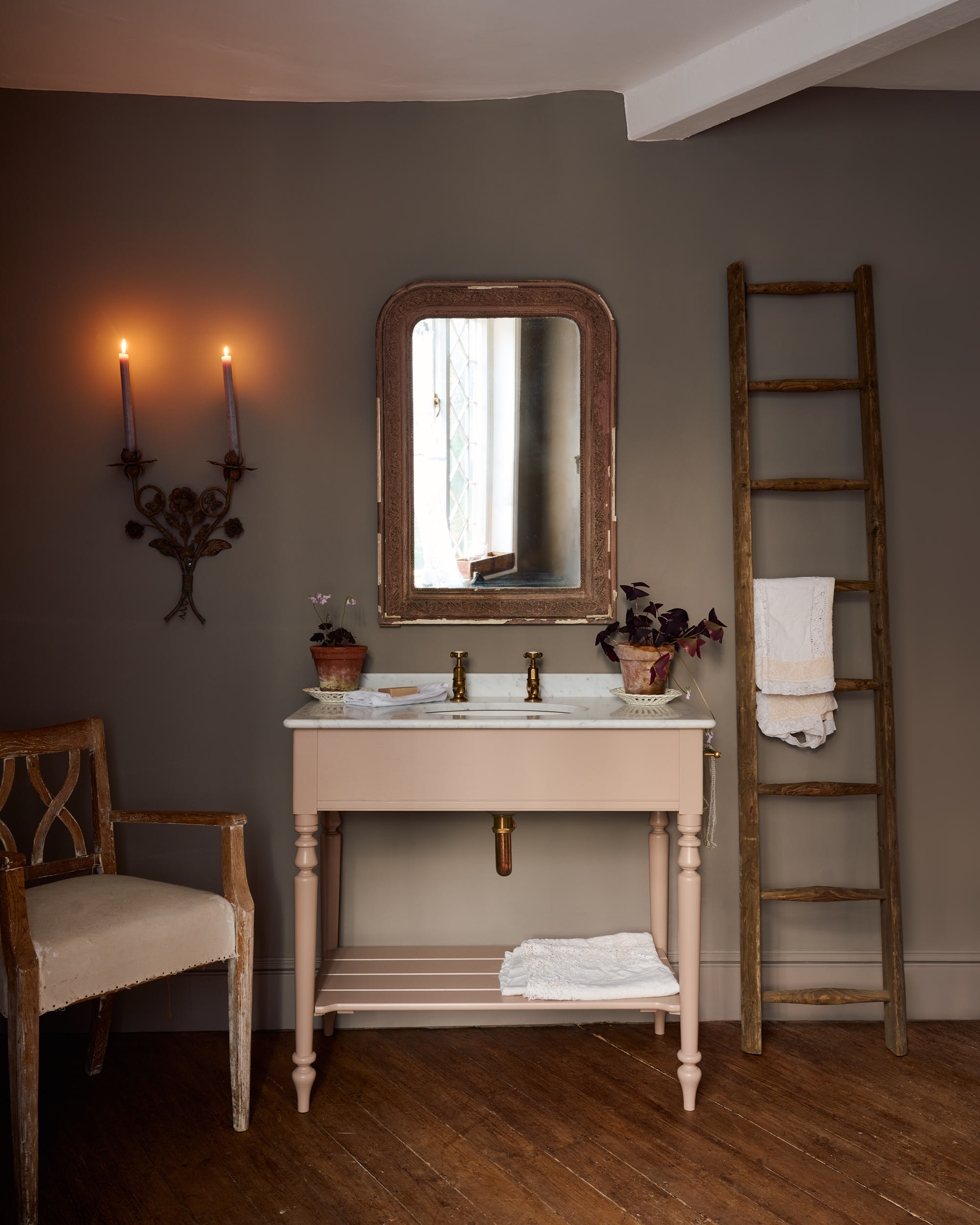 Victorian Washstand from deVOL: The Prettiest Pink Bathroom Vanity