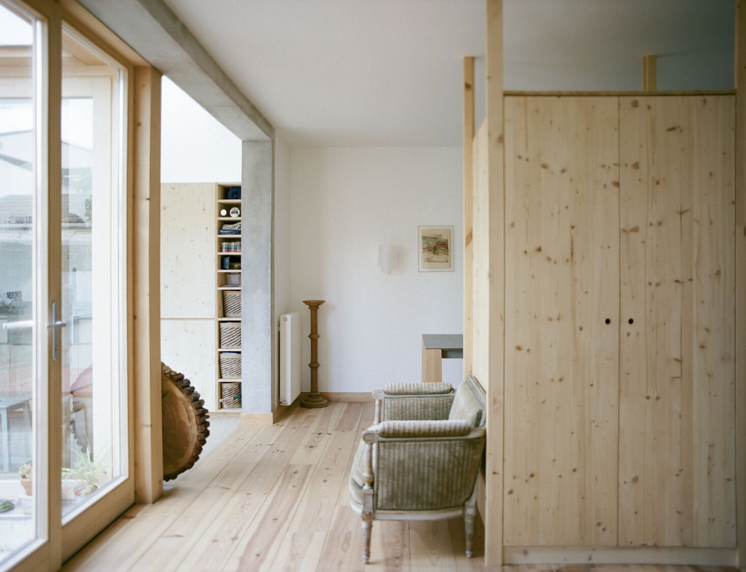 Modernity in Outer Paris: A 1910 House in Île-de-France by Mudo ...