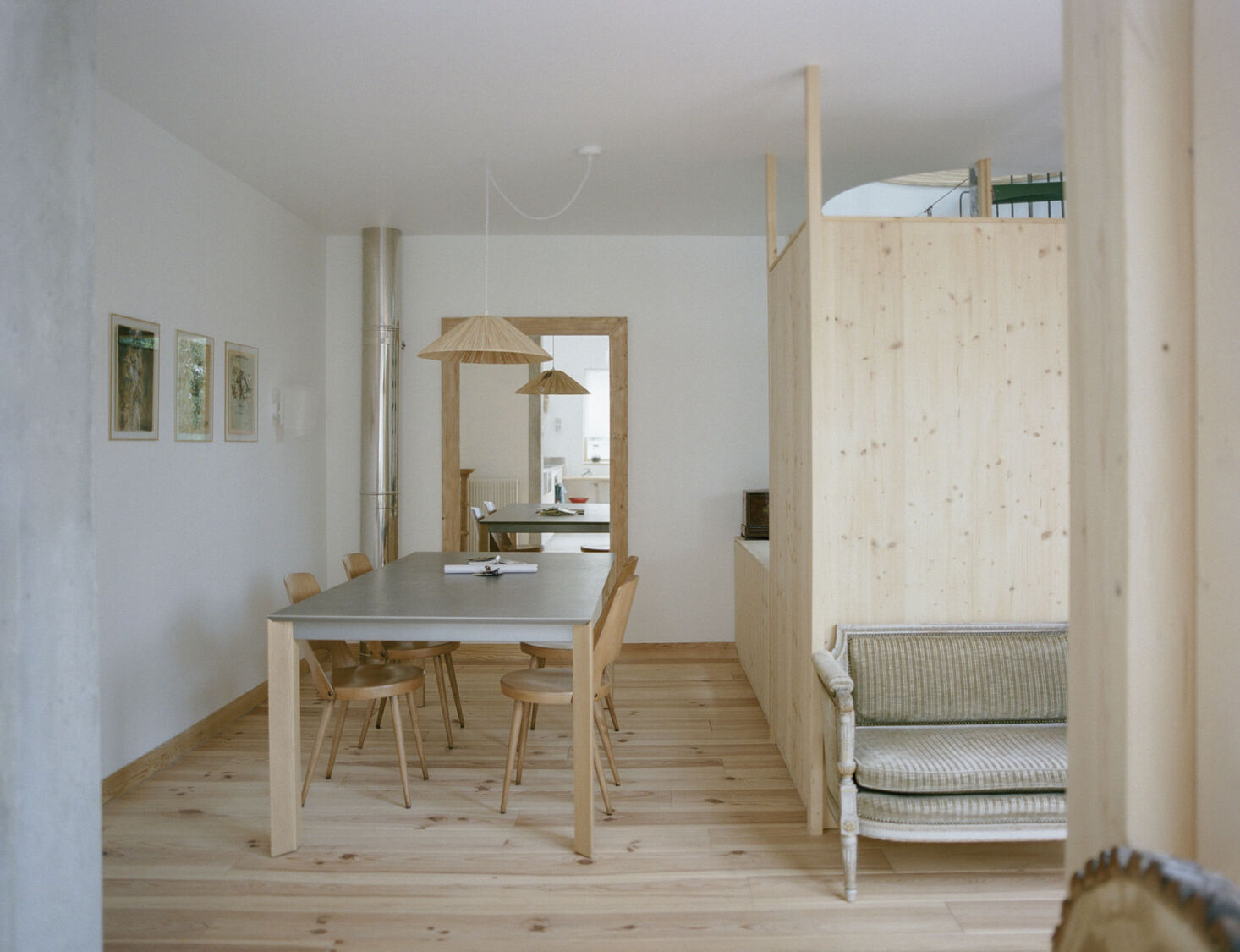 Modernity in Outer Paris: A 1910 House in Île-de-France by Mudo ...