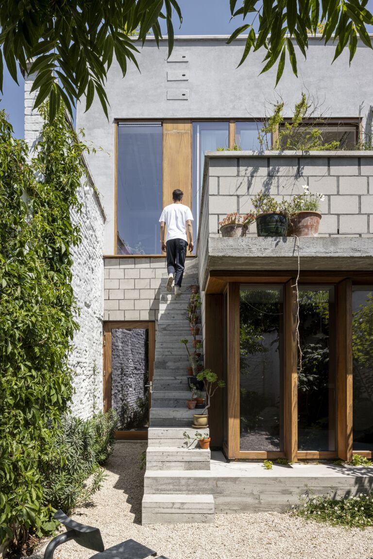 Urban Indoor-Outdoor Living: A Young Couple's Redesign of a "Charmless ...