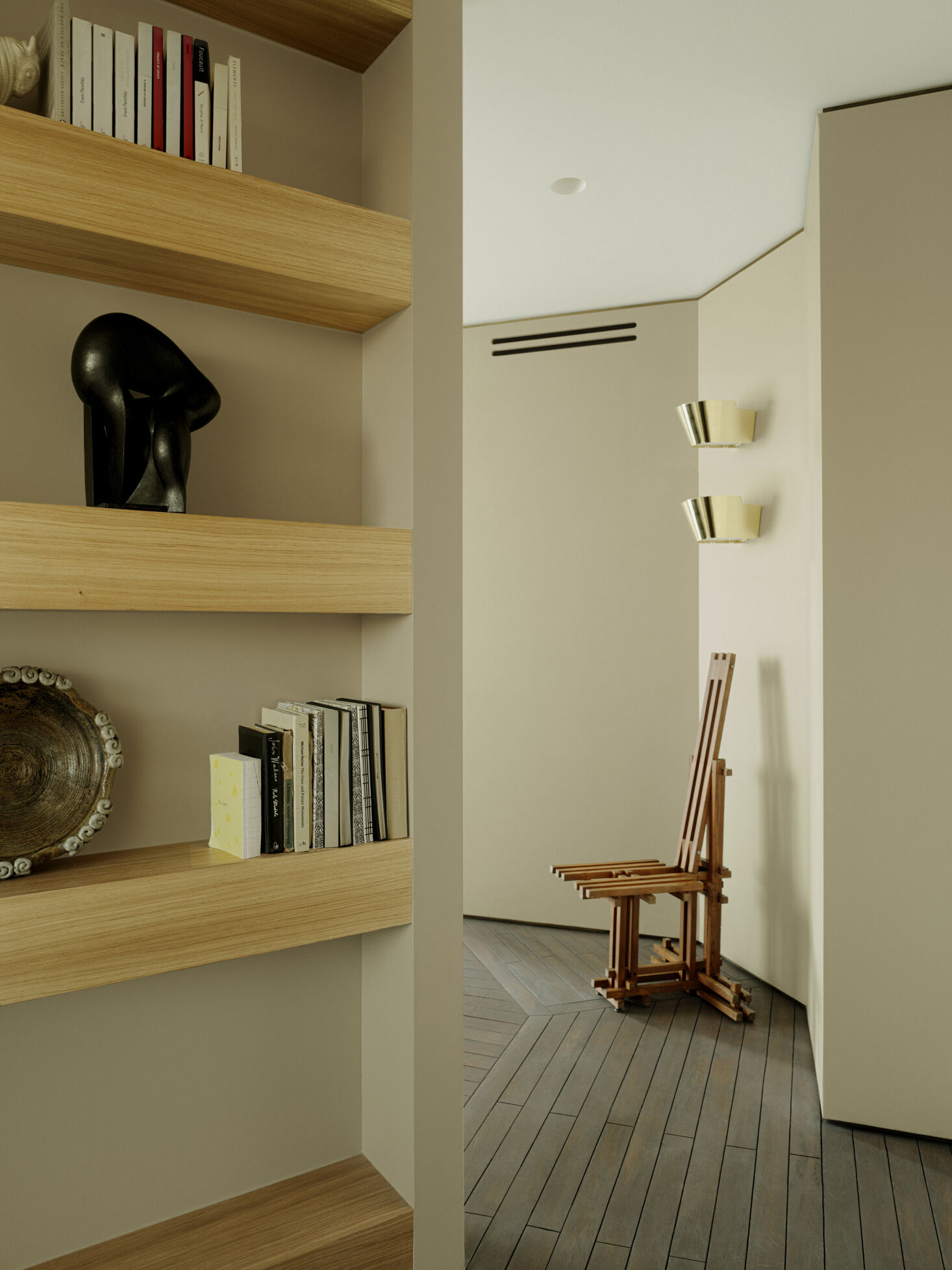 A Paris Apartment with Artful, Architectural Interventions from Corpus ...