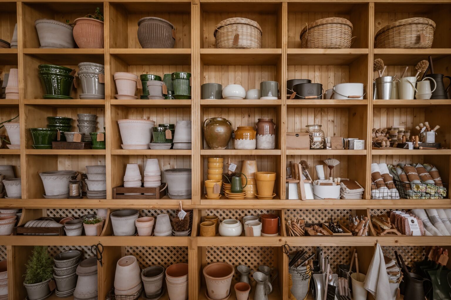 Made-To-Land, Plastic-Free Household Goods from Bric-à-Brac in Romania