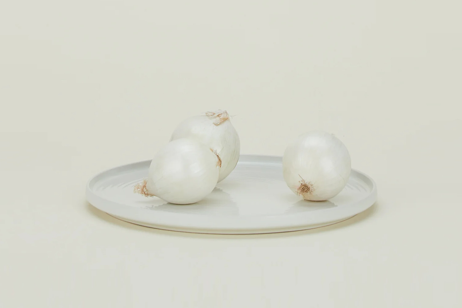 10 Easy Pieces: Simple Ceramic Serving Platters - Remodelista