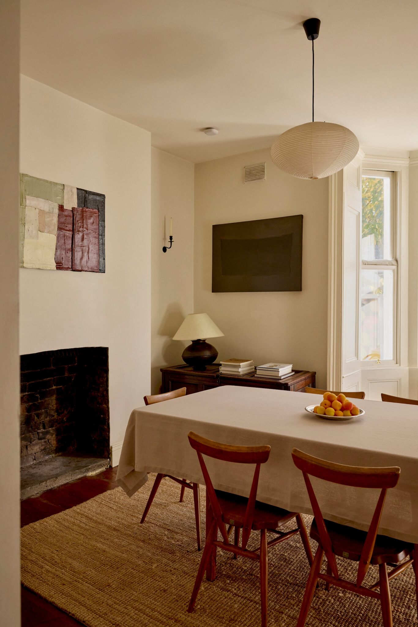 Small Apartment Living: A Tiny South London Flat Has Ample Style