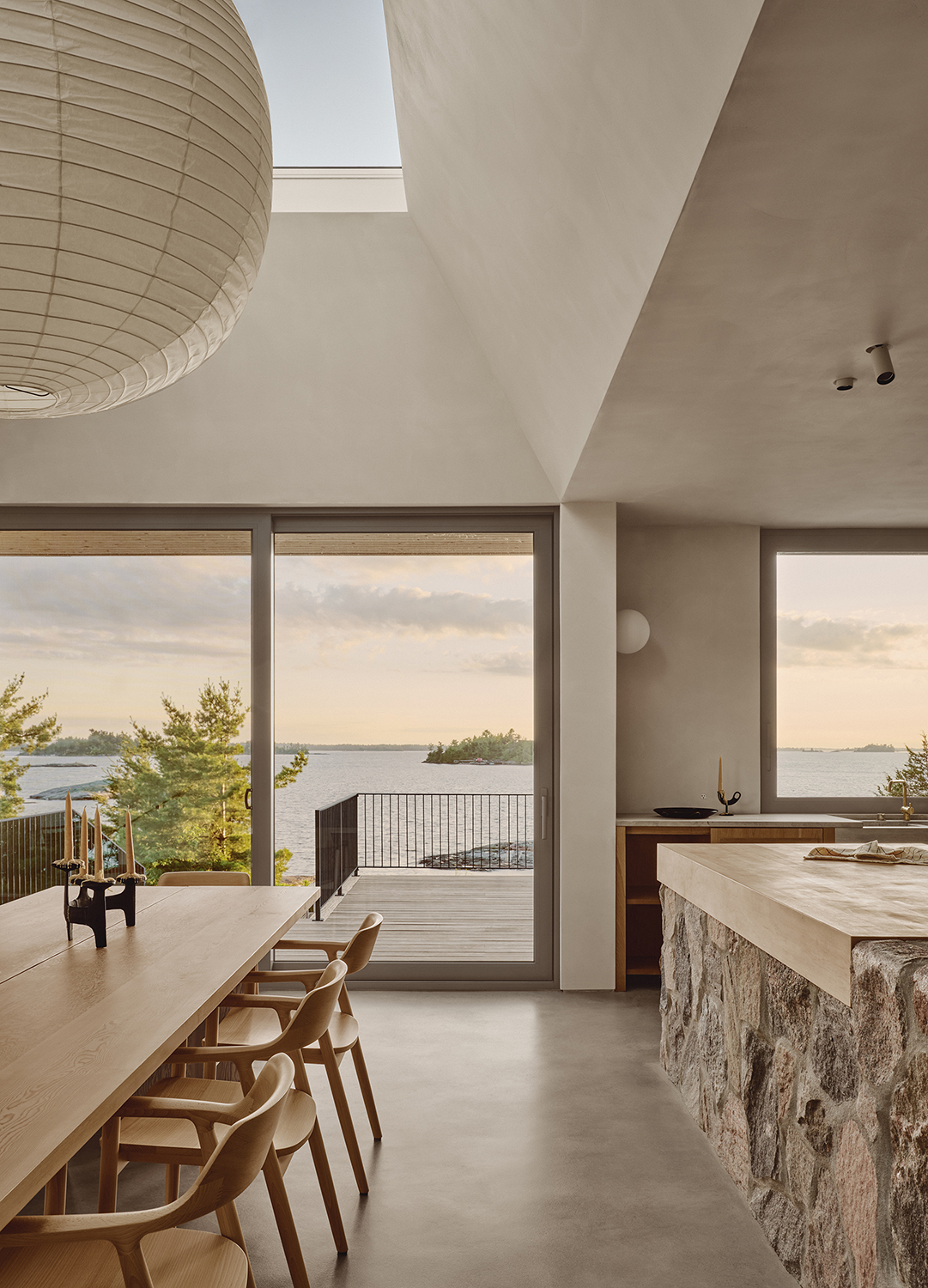 Kitchen of the Week: Fieldstone and Oak on an Island in Ontario ...