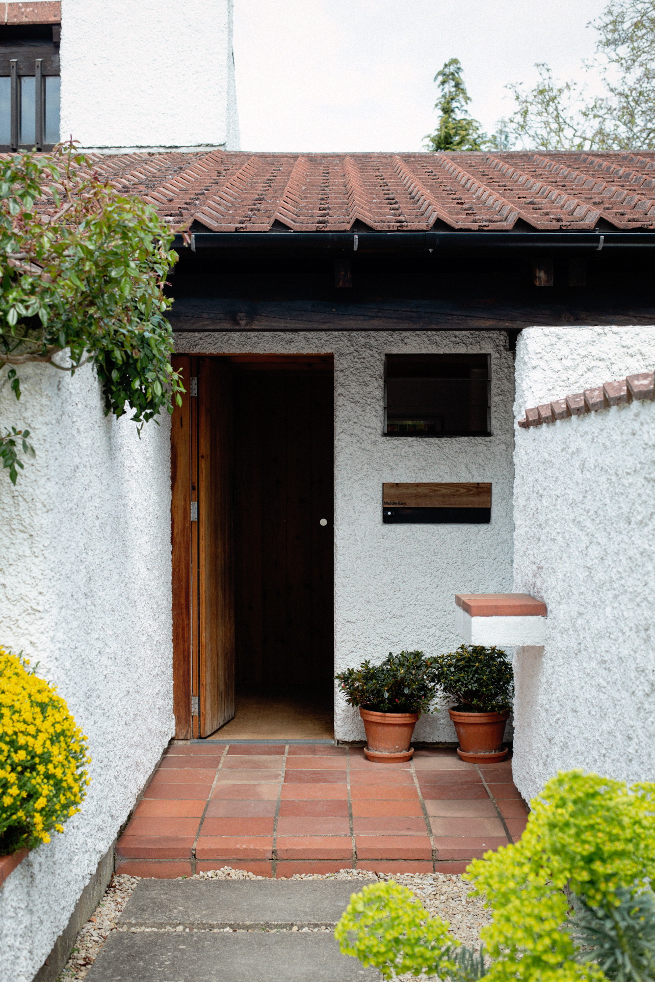 Gary Collins' Home at Turn End by British Architect Peter Aldington