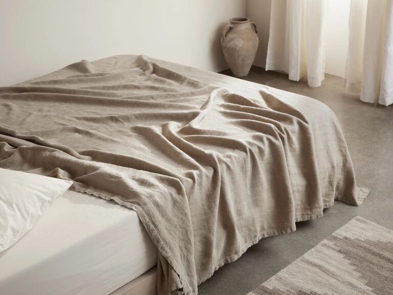 10 Easy Pieces: Simple Linen Bed Covers - Remodelista